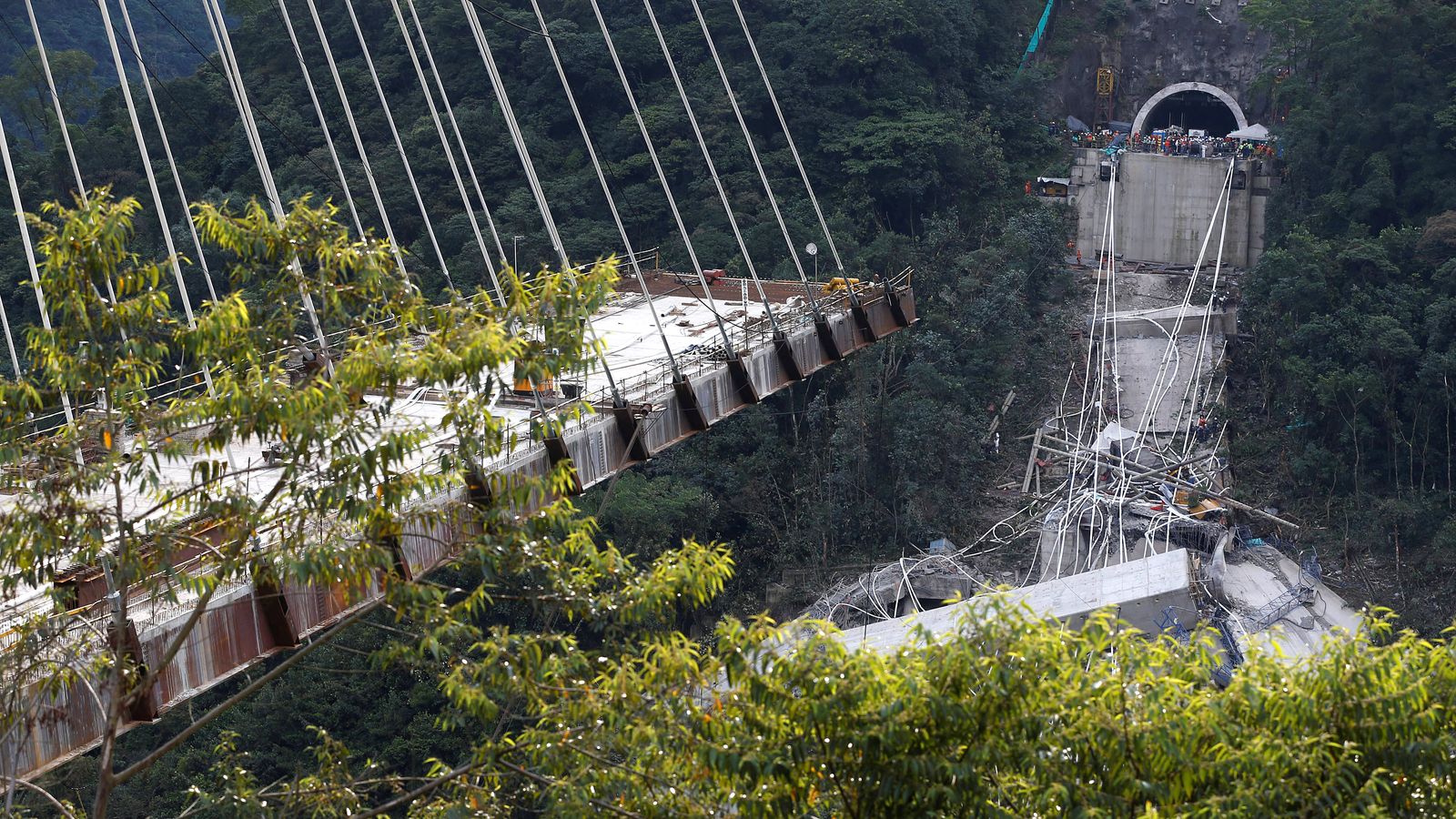 Colombia bridge collapses into canyon | World News | Sky News
