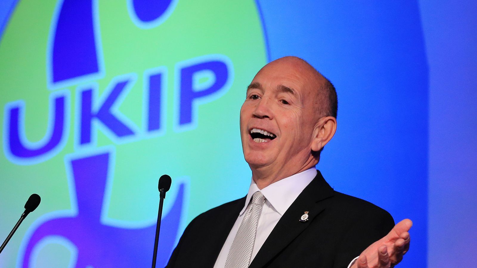 Bob Spink: Ex UKIP and Tory MP sentenced for electoral fraud | Politics ...