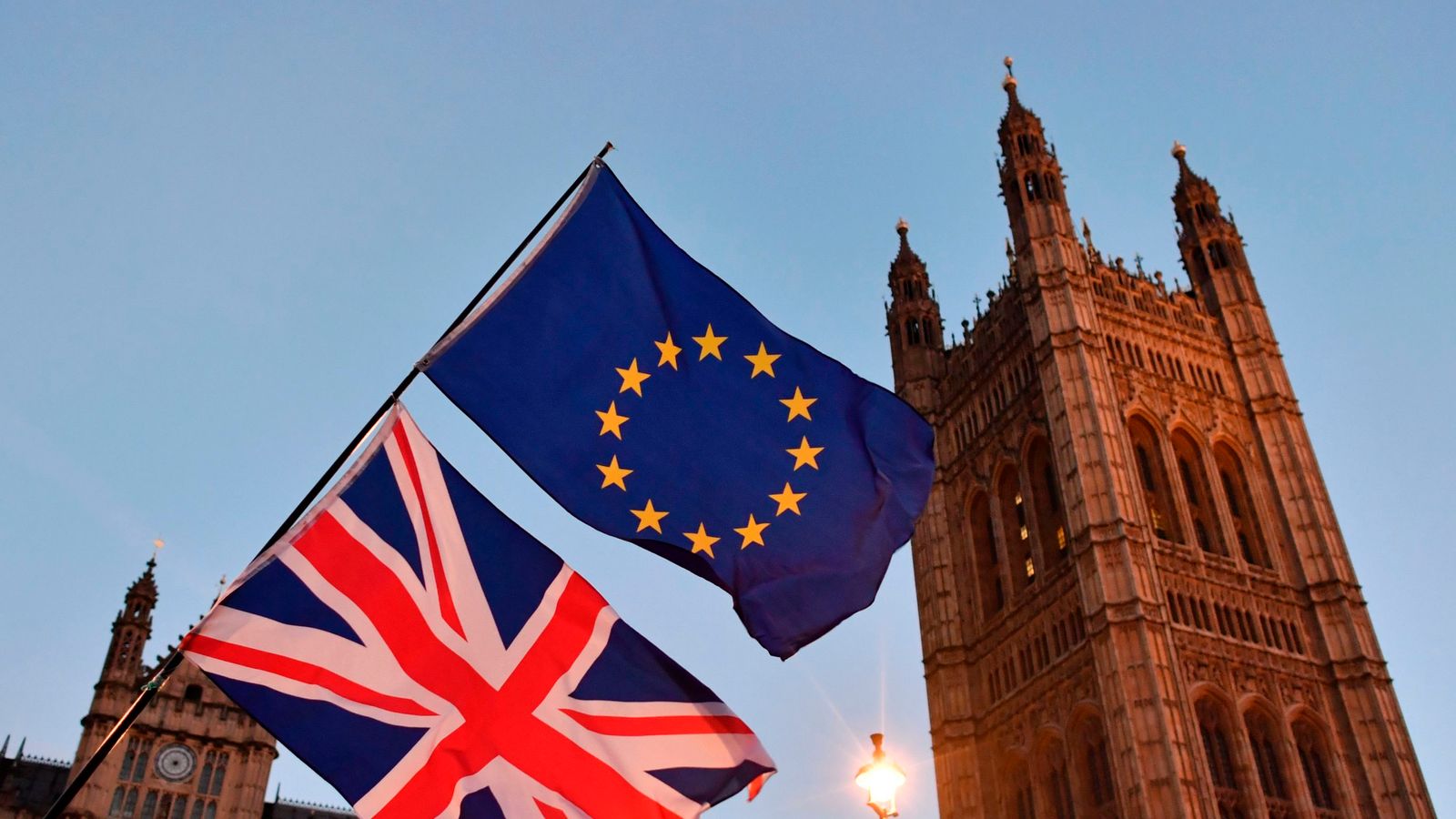 Brexit: EU Withdrawal Bill clears House of Commons to pass to peers ...