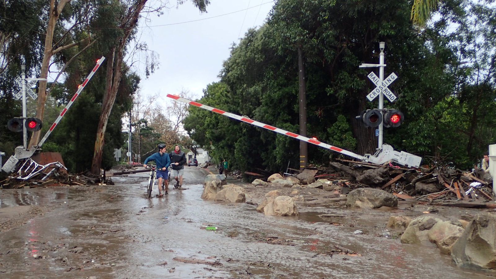 In pictures: Devastation after deadly California mudslides | World News ...