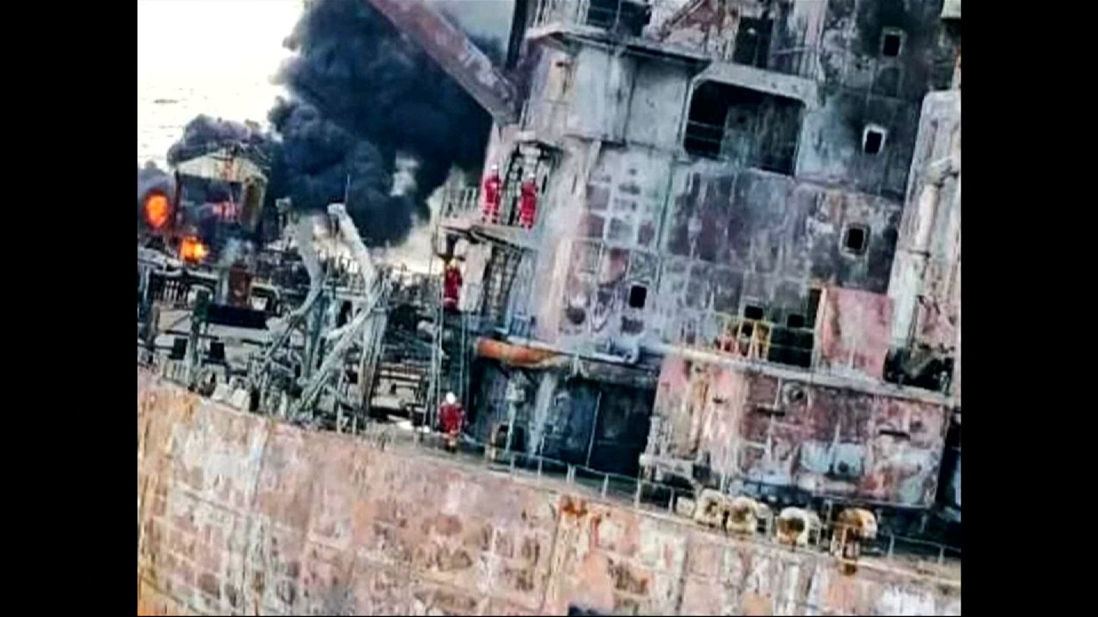 'No hope of survivors' on sinking Iranian oil tanker Sanchi | World ...