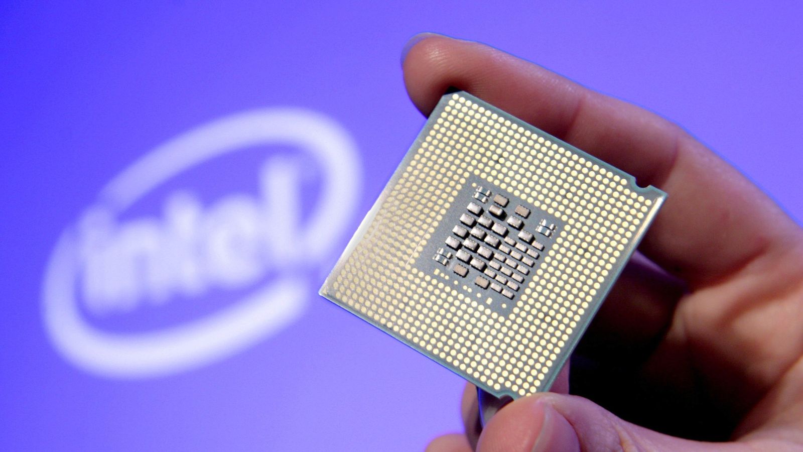 Computers face global slowdown due to flaw in Intel chips | Science ...
