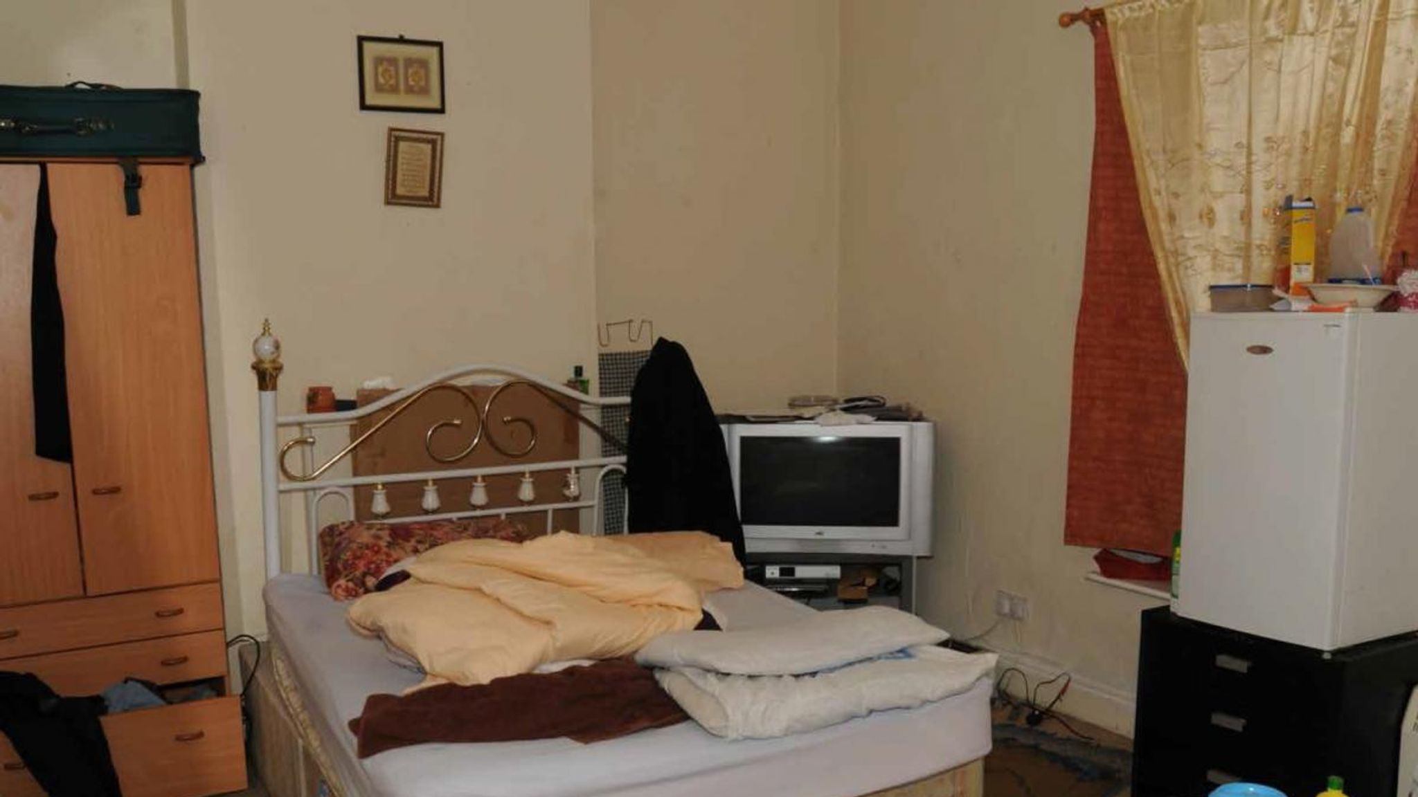 IS Christmas bomb plot: Munir Mohammed and Rowaida el Hassan jailed ...