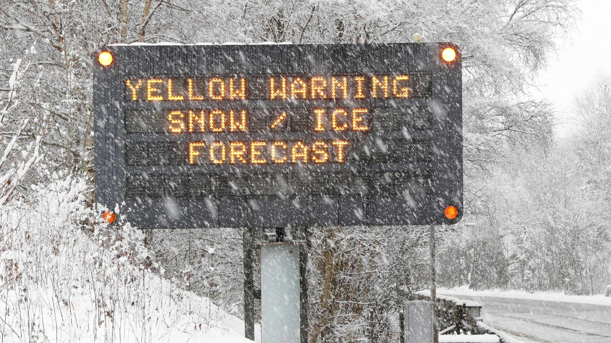 Travel warnings after parts of UK hit by heavy snow | UK News | Sky News