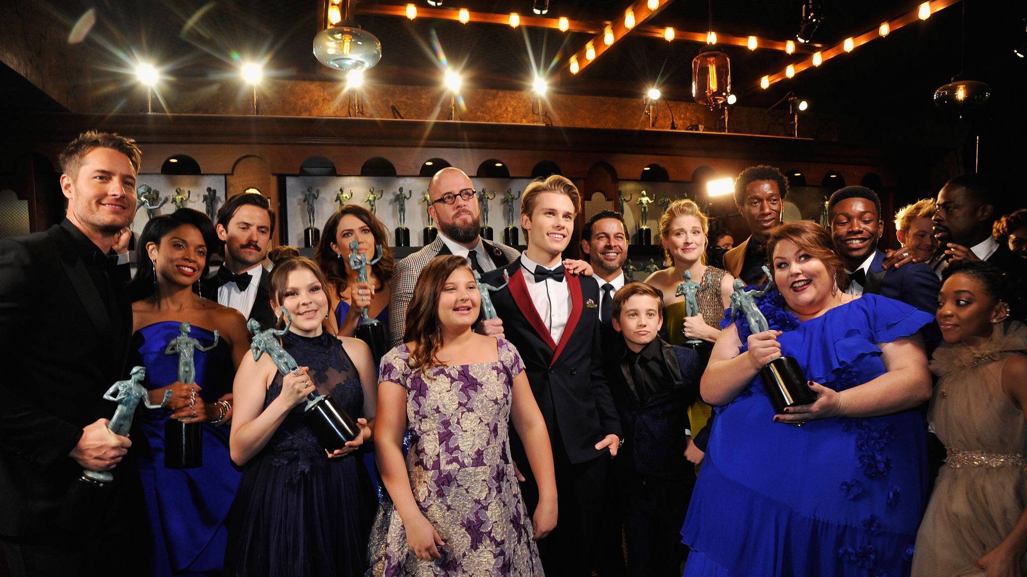 Selfies and group hugs at the SAG Awards | Ents & Arts News | Sky News