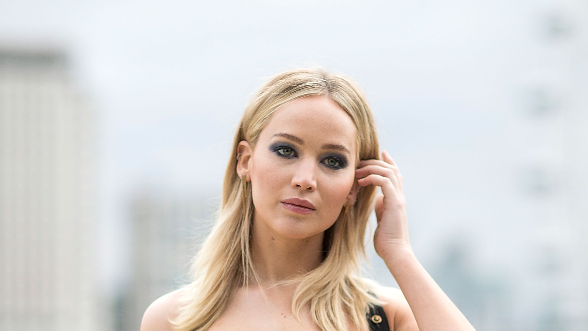 This Is Not Feminism Jennifer Lawrence Responds To Dress Row Ents