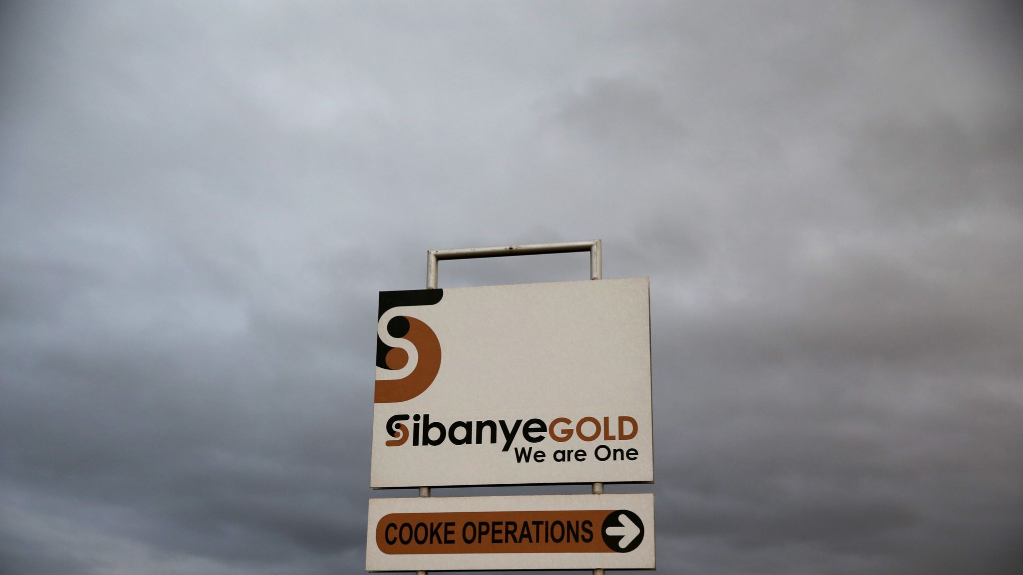 Hundreds of workers trapped underground in South African gold mine ...