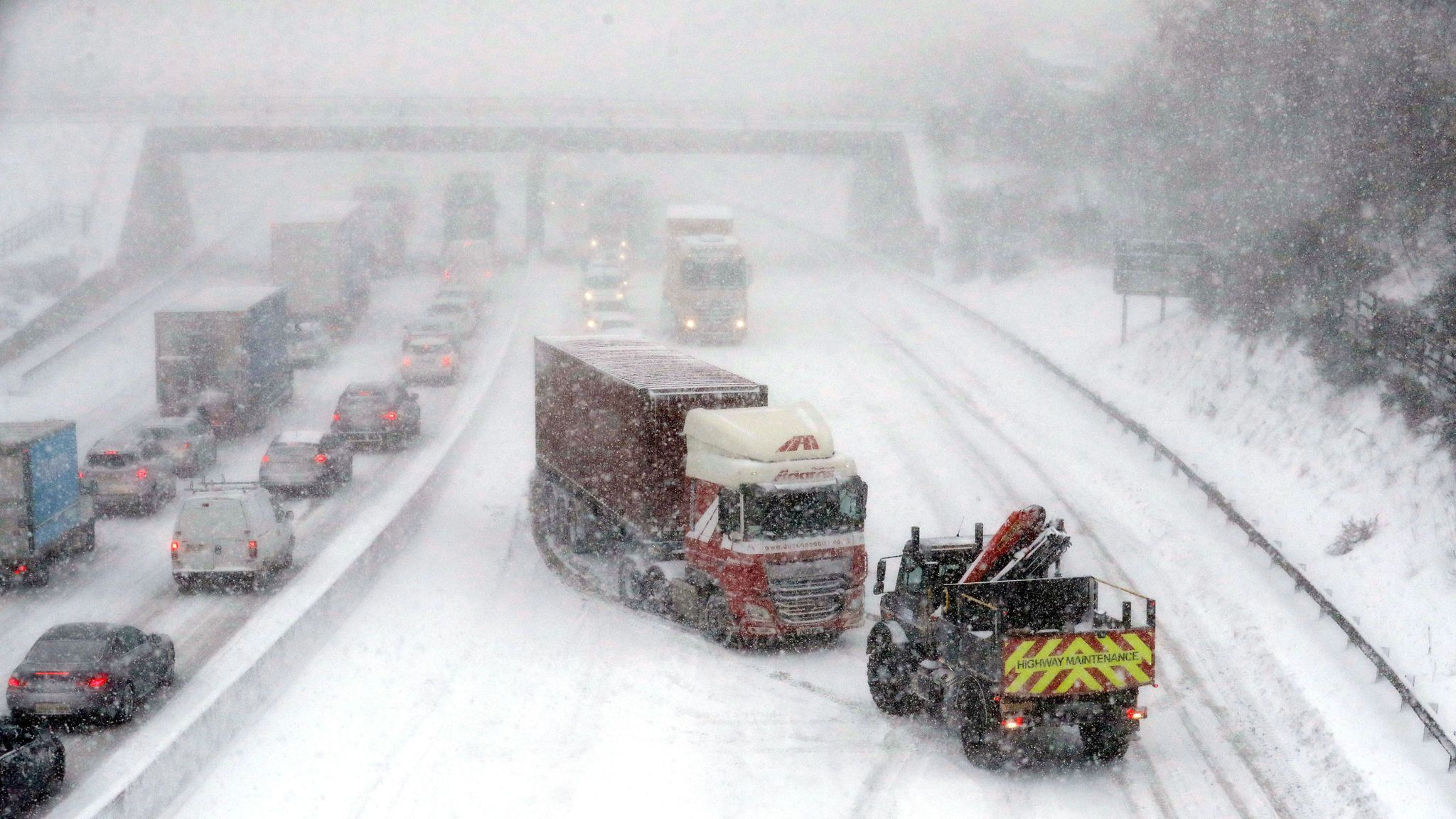 Hundreds left stranded for hours on snowed-in Scottish motorway | UK ...