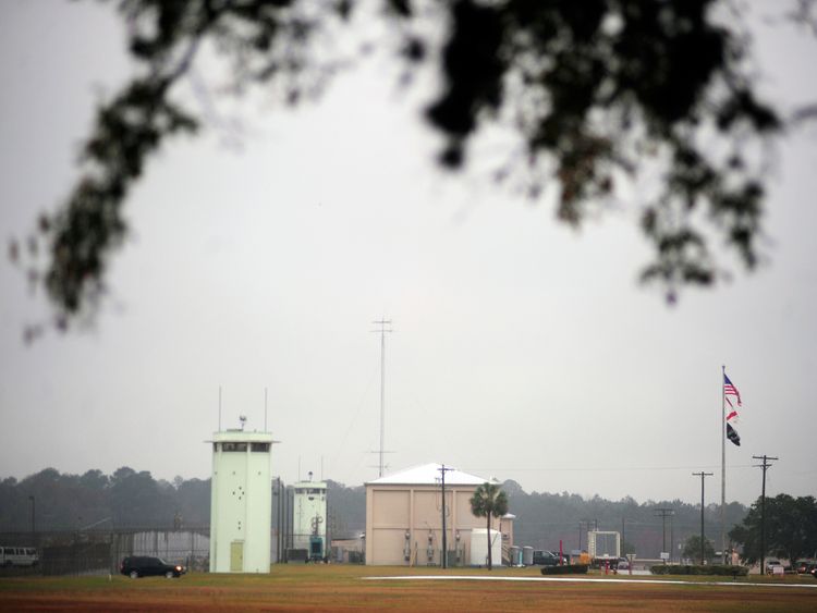 Killer Eric Scott Branch shouts 'murderers!' as he is executed in Florida