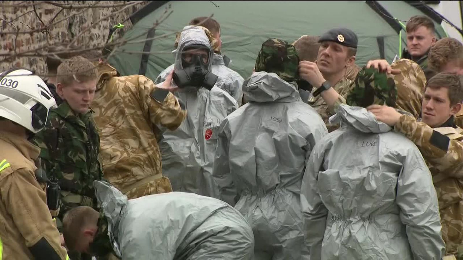 Spy poisoning diners told to wash clothes | News UK Video News | Sky News