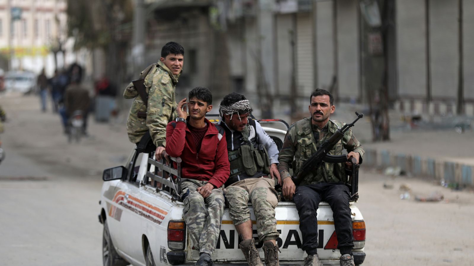 UN calls for access to Ghouta as 150,000 flee two Syrian towns | World ...