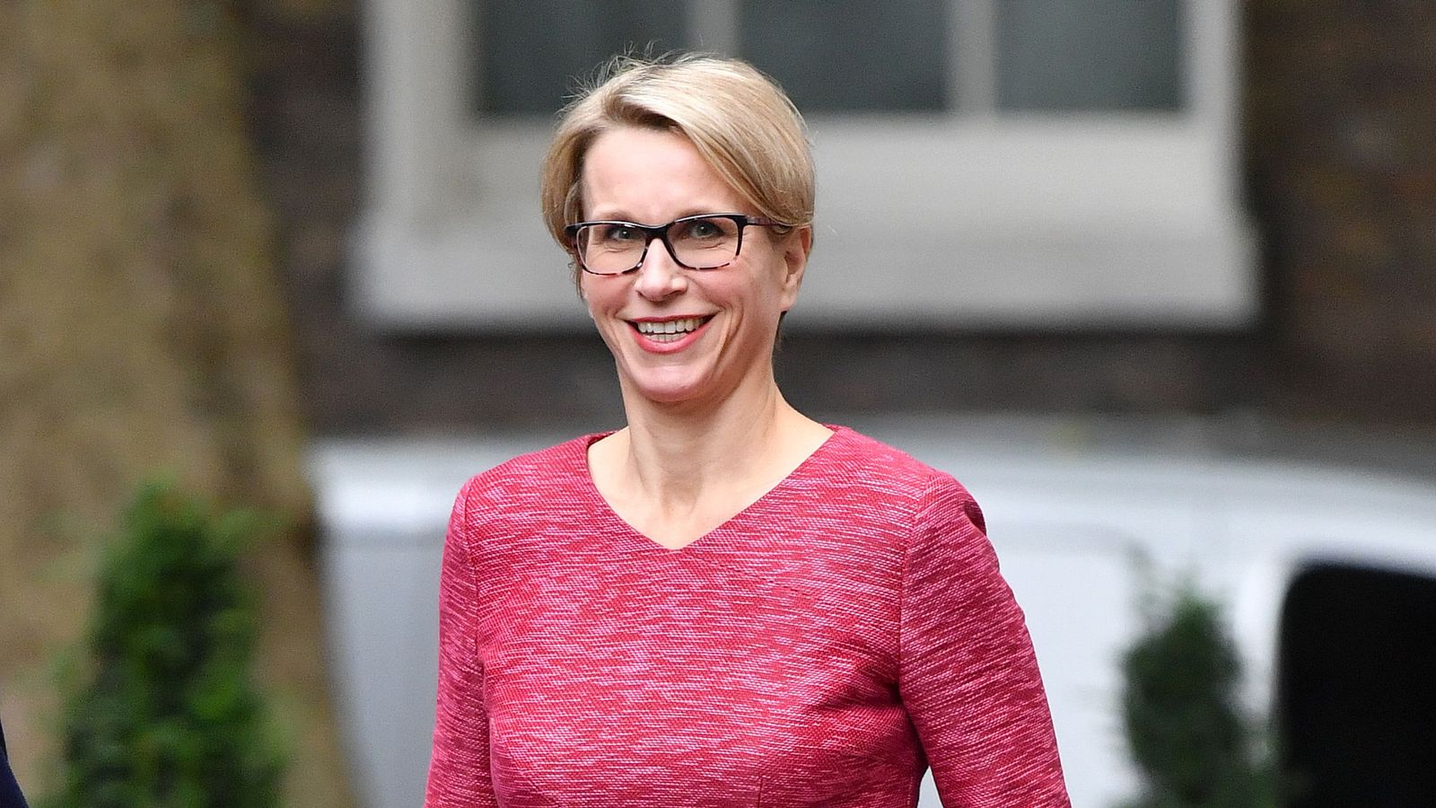 GSK chairman Sir Philip Hampton to step down | Money News | Sky News