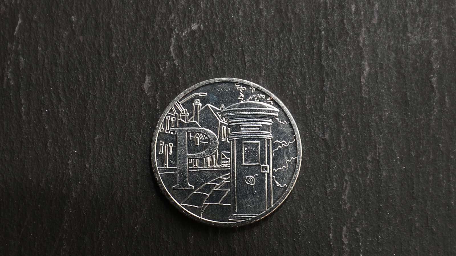 James Bond, cricket and King Arthur feature on new 10p coins revealed ...