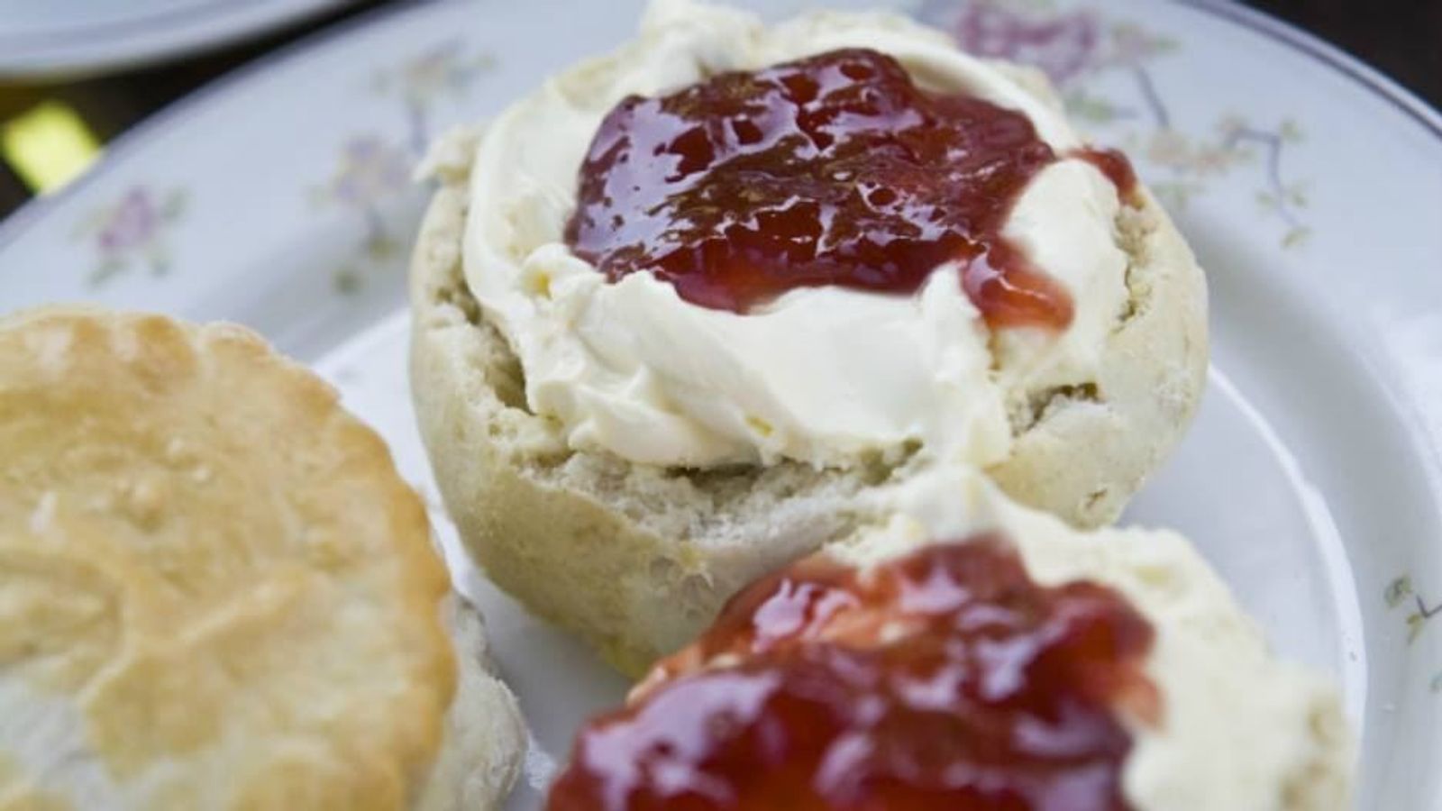 Sconegate in Lanhydrock: Cornish cream tea lovers demand #JamFirst | UK ...