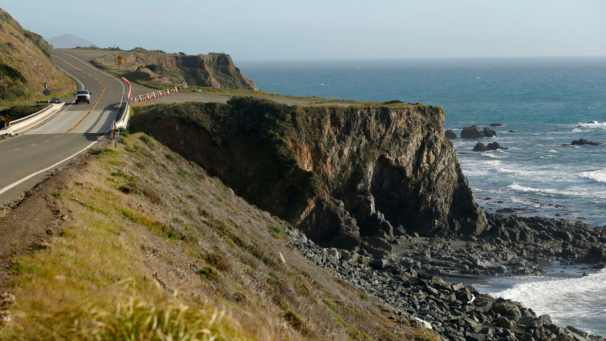 Family of eight died in murder-suicide cliff crash, coroner's jury ...