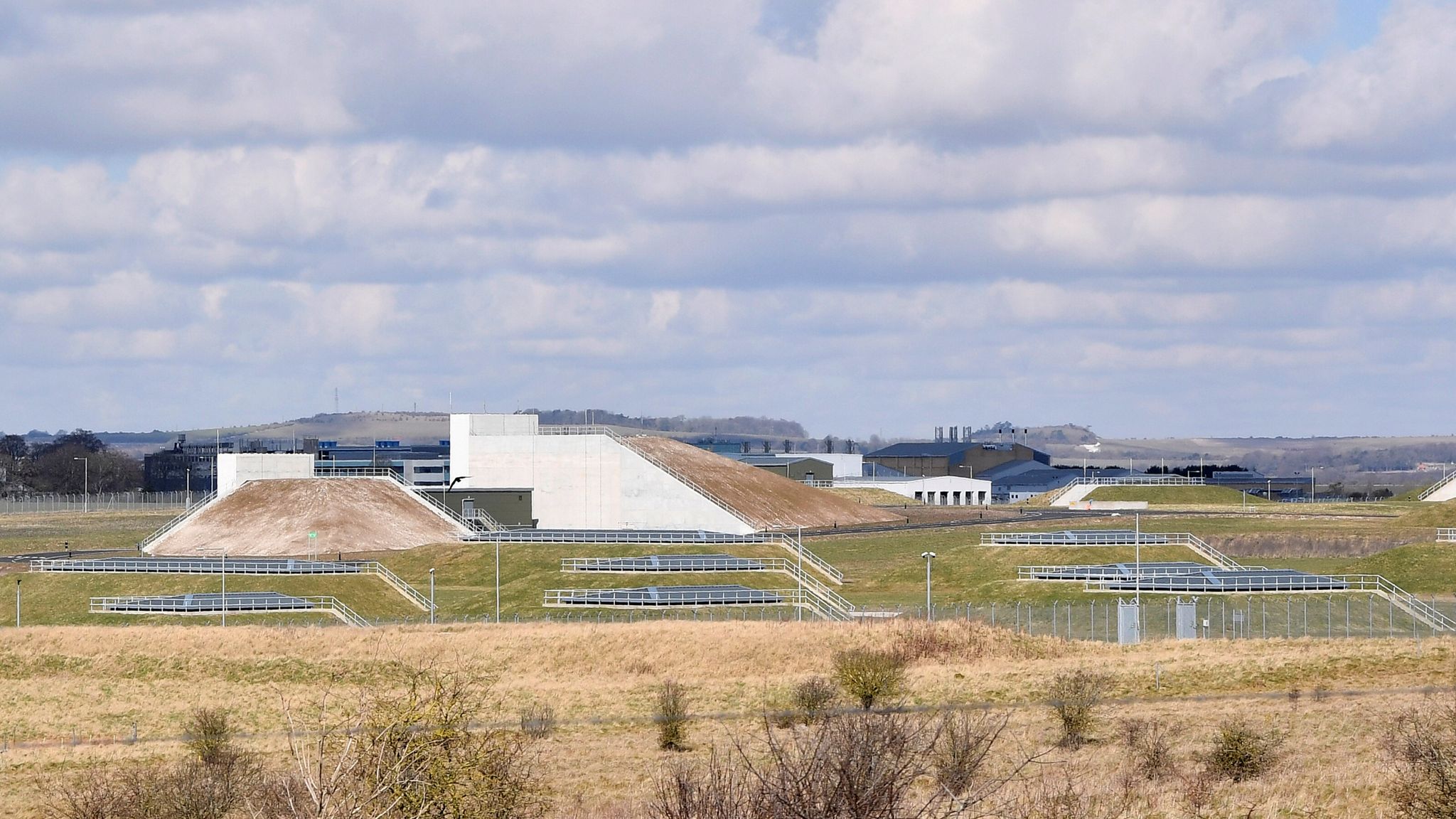 Porton Down experts unable to identify 'precise source' of novichok ...