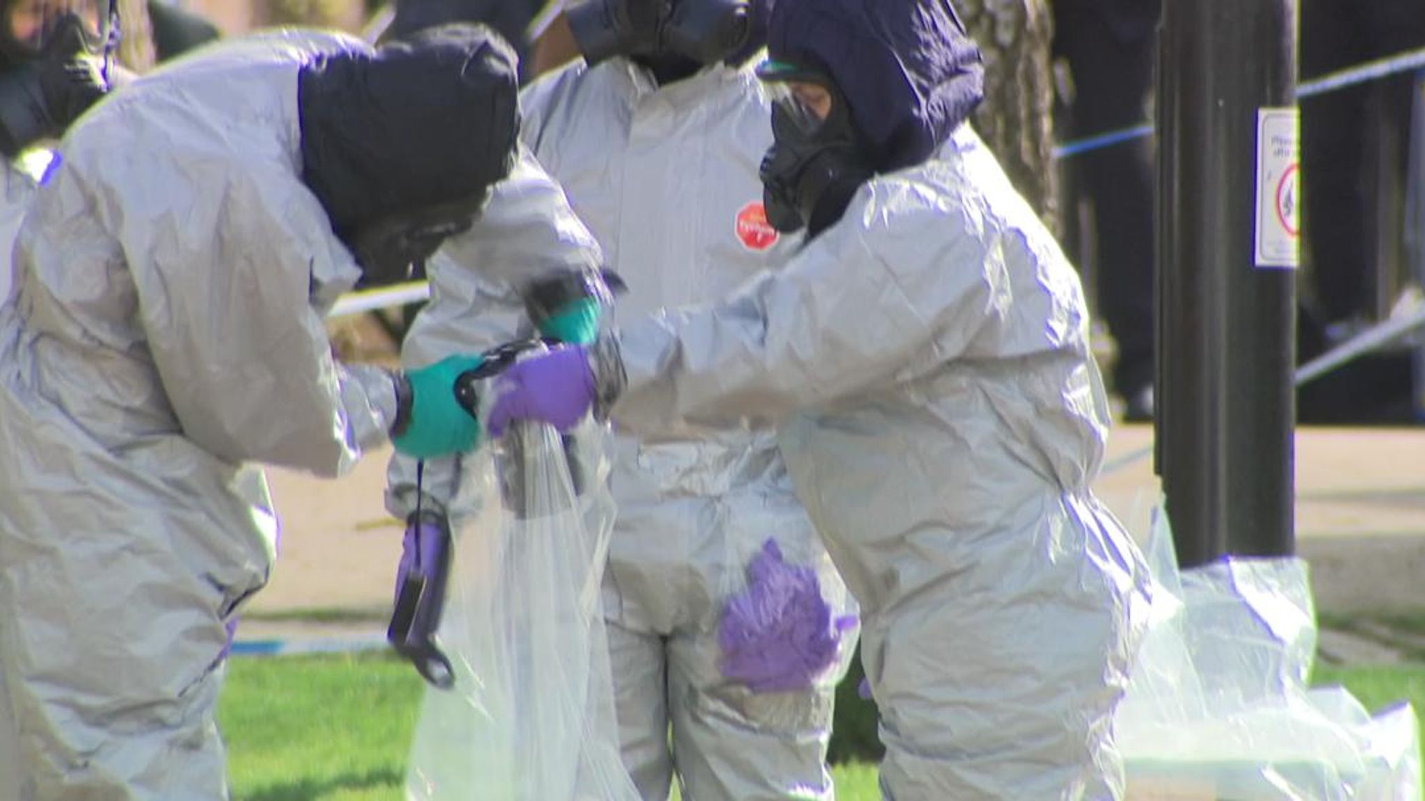 Russia expels British 'spies' after Salisbury poisoning attack | UK ...