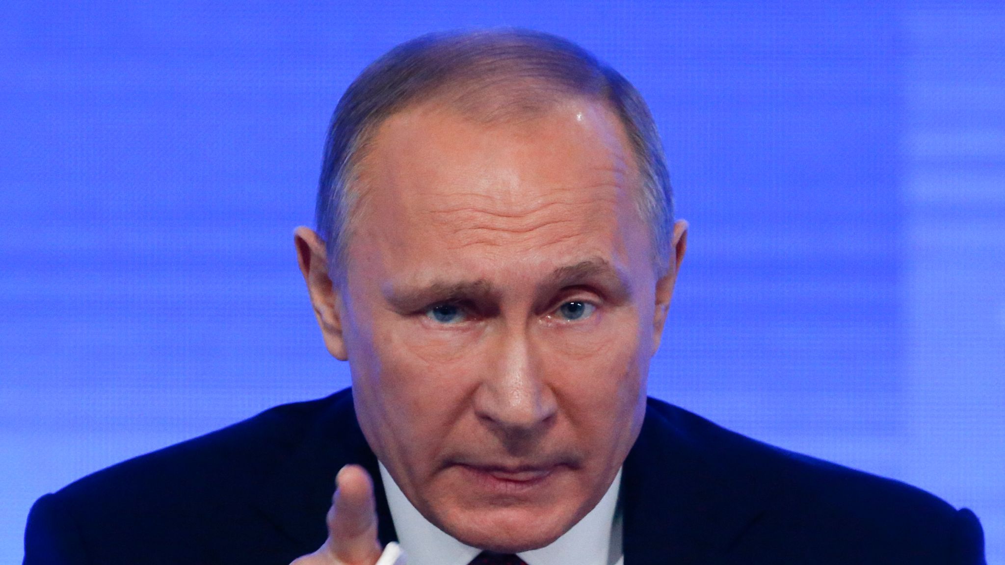 Vladimir Putin won't take kindly to having a gun held to his head ...