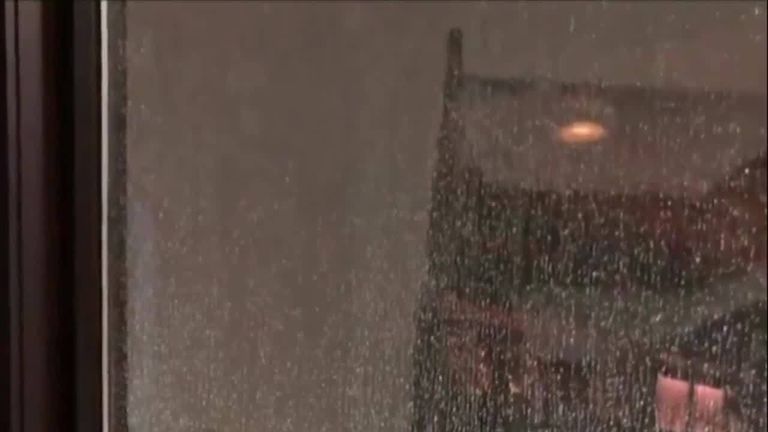 Elsa drag queen helps police in snow | News UK Video News | Sky News