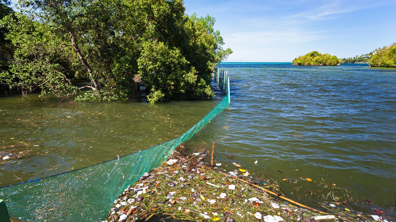 'Cesspool' paradise island of Boracay to shut in the Philippines ...