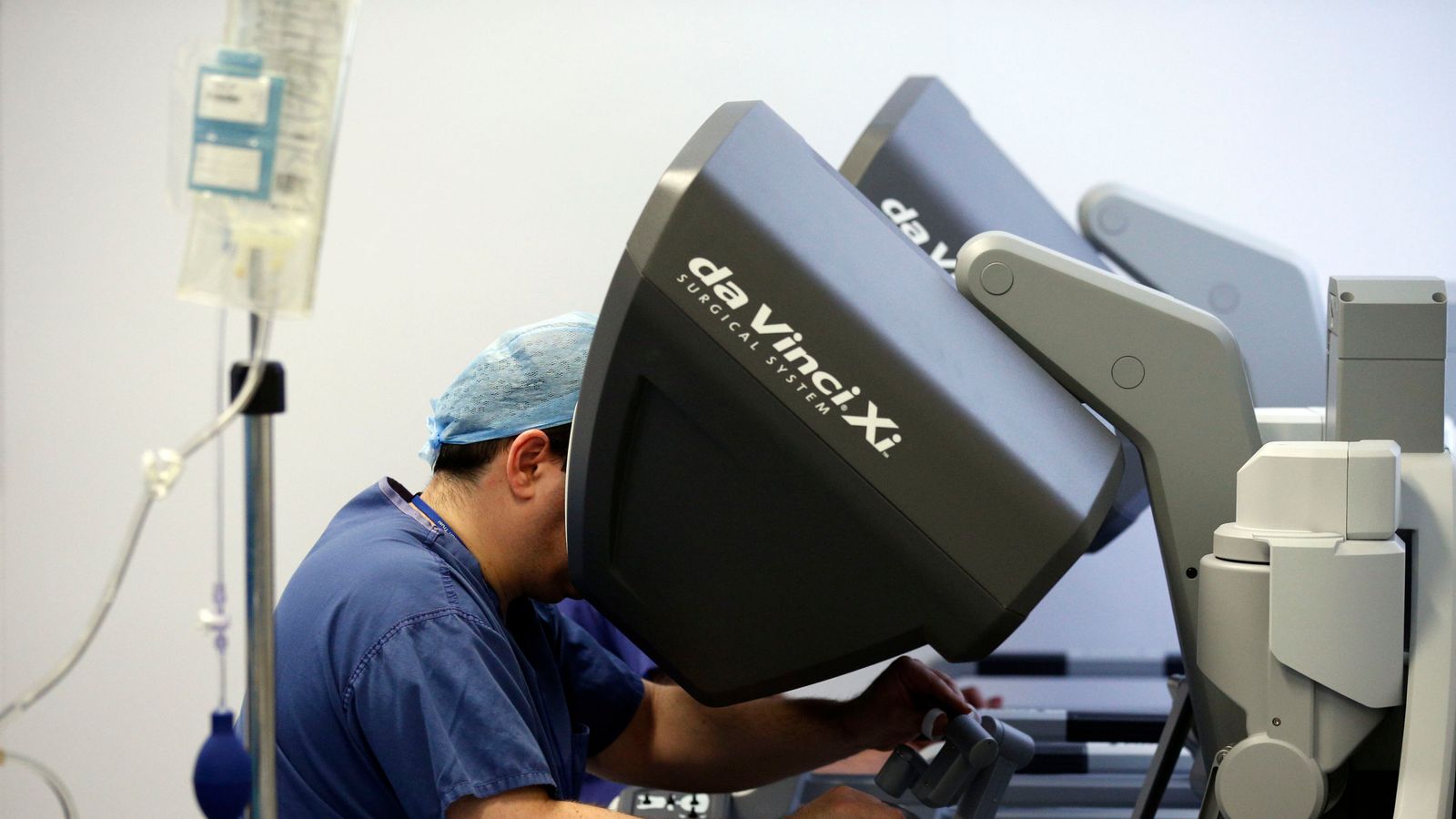 Robot Performs Double Surgery On Cancer Patient In Rare Procedure