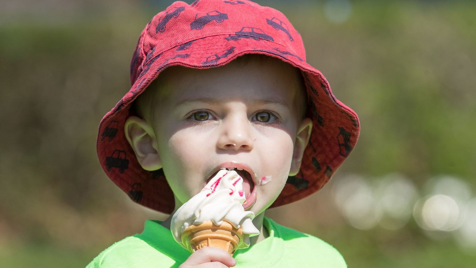 UK basks in hottest April day for 70 years | UK News | Sky News