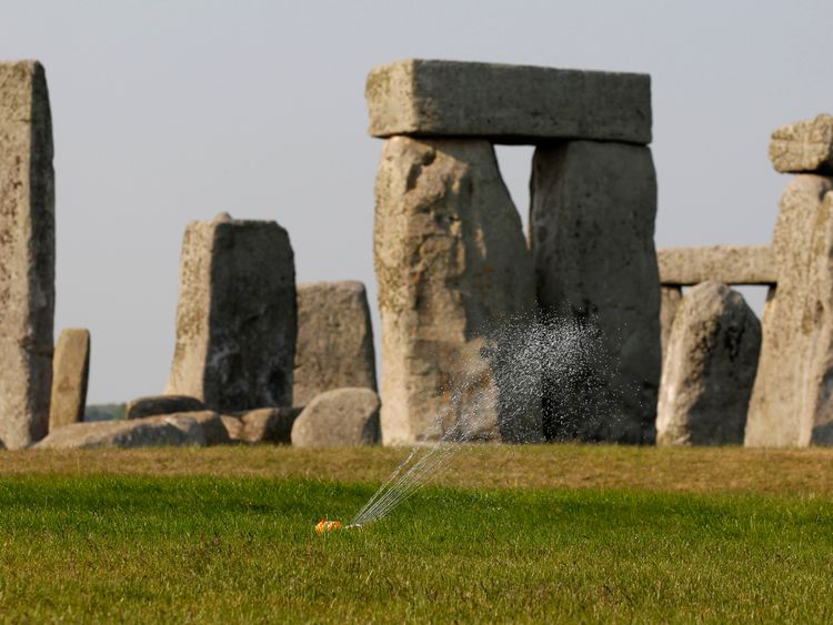 Some stonehenge rocks were at Salisbury Plain 'long before humans'