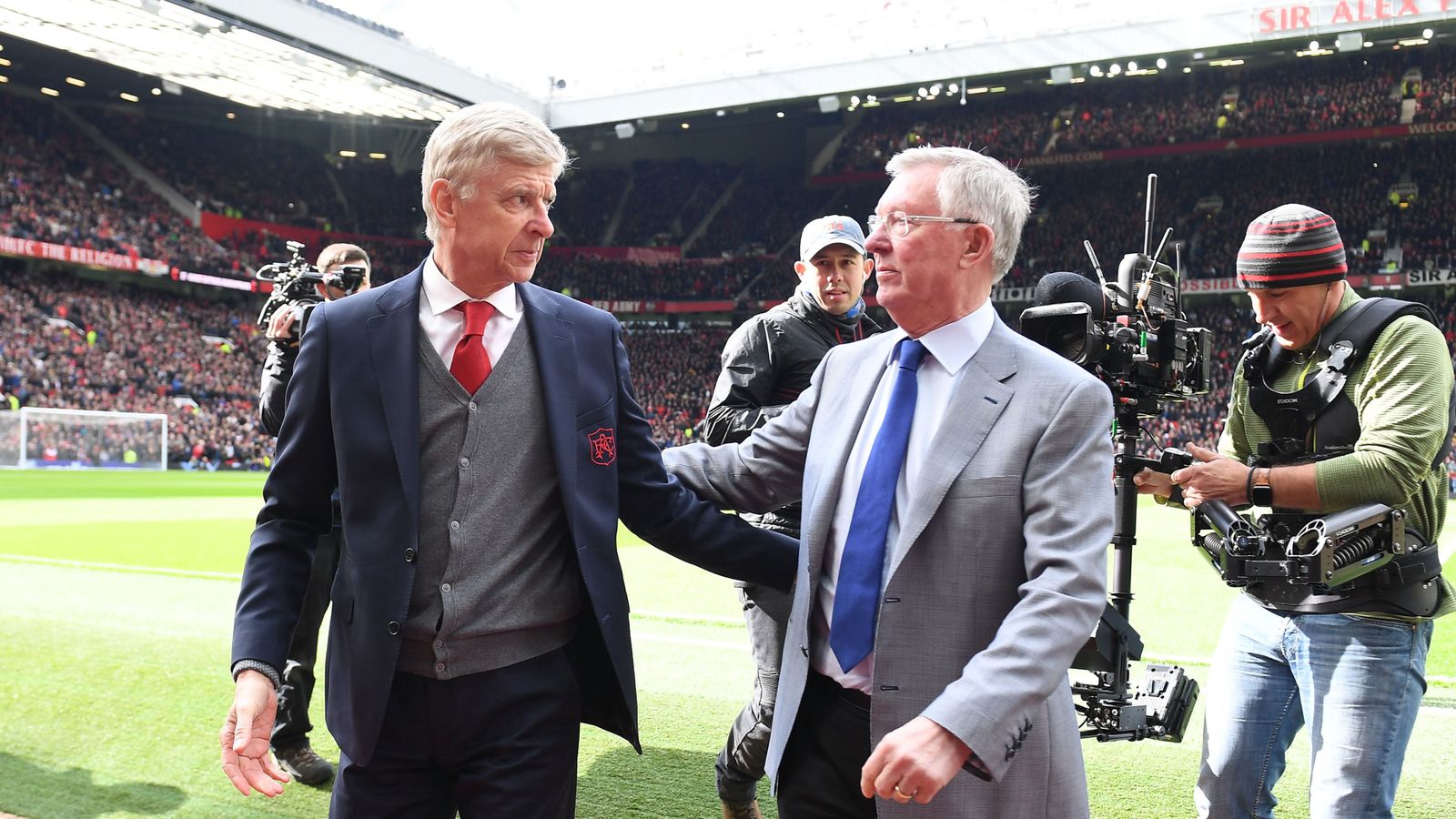 Sir Alex Ferguson in intensive care after emergency brain surgery | UK ...