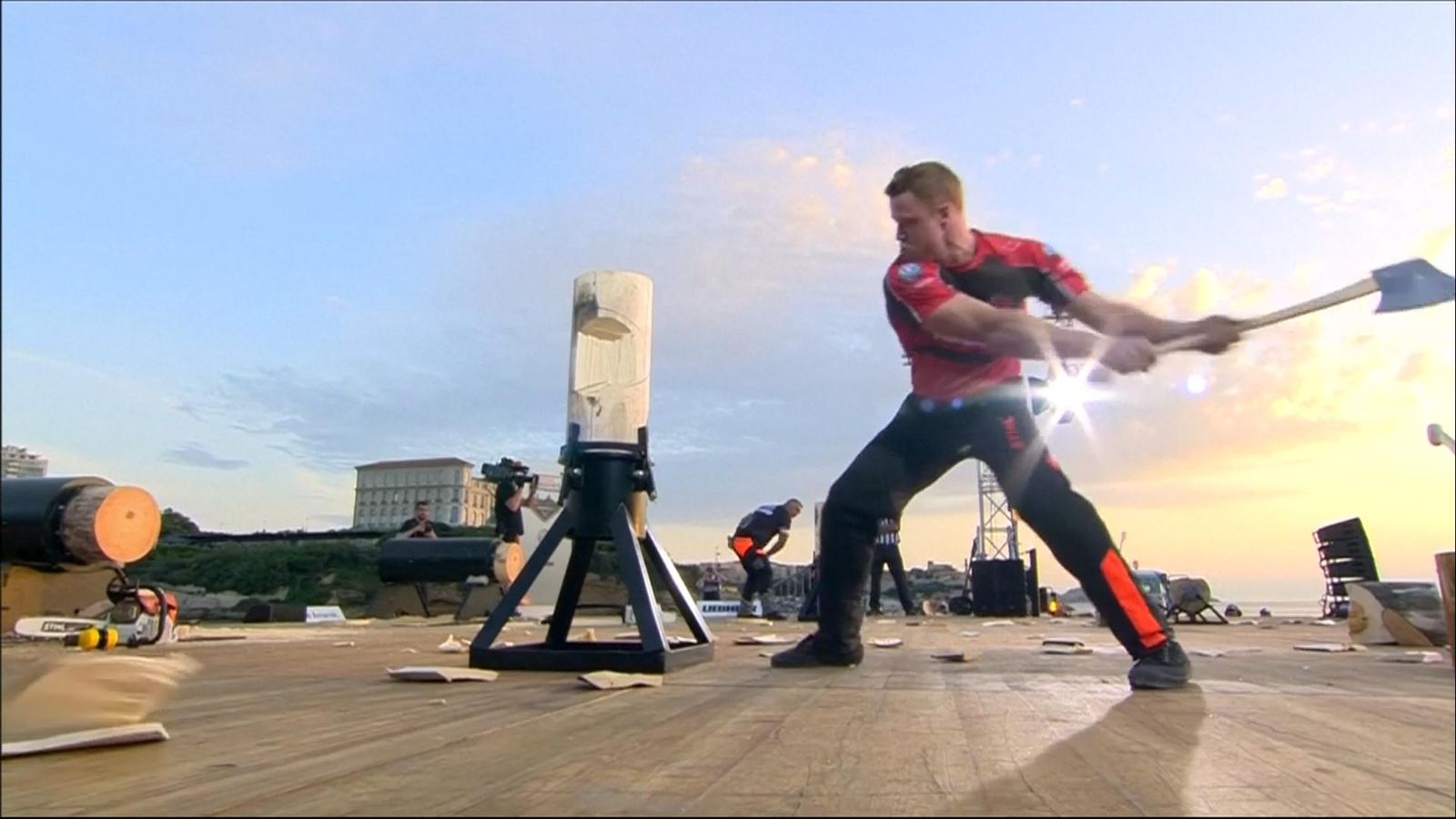 That's saw-some! Lumberjack chops up competition | News UK Video News ...