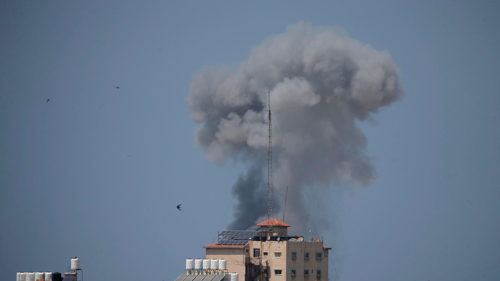 Israeli jets bomb militants after '25 mortars fired from Gaza' | World ...