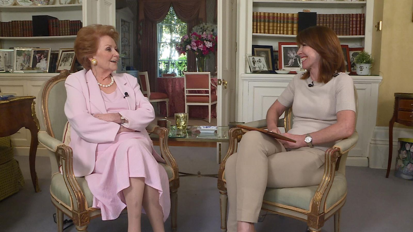 Queen's cousin gives her royal wedding top tips | News UK Video News ...