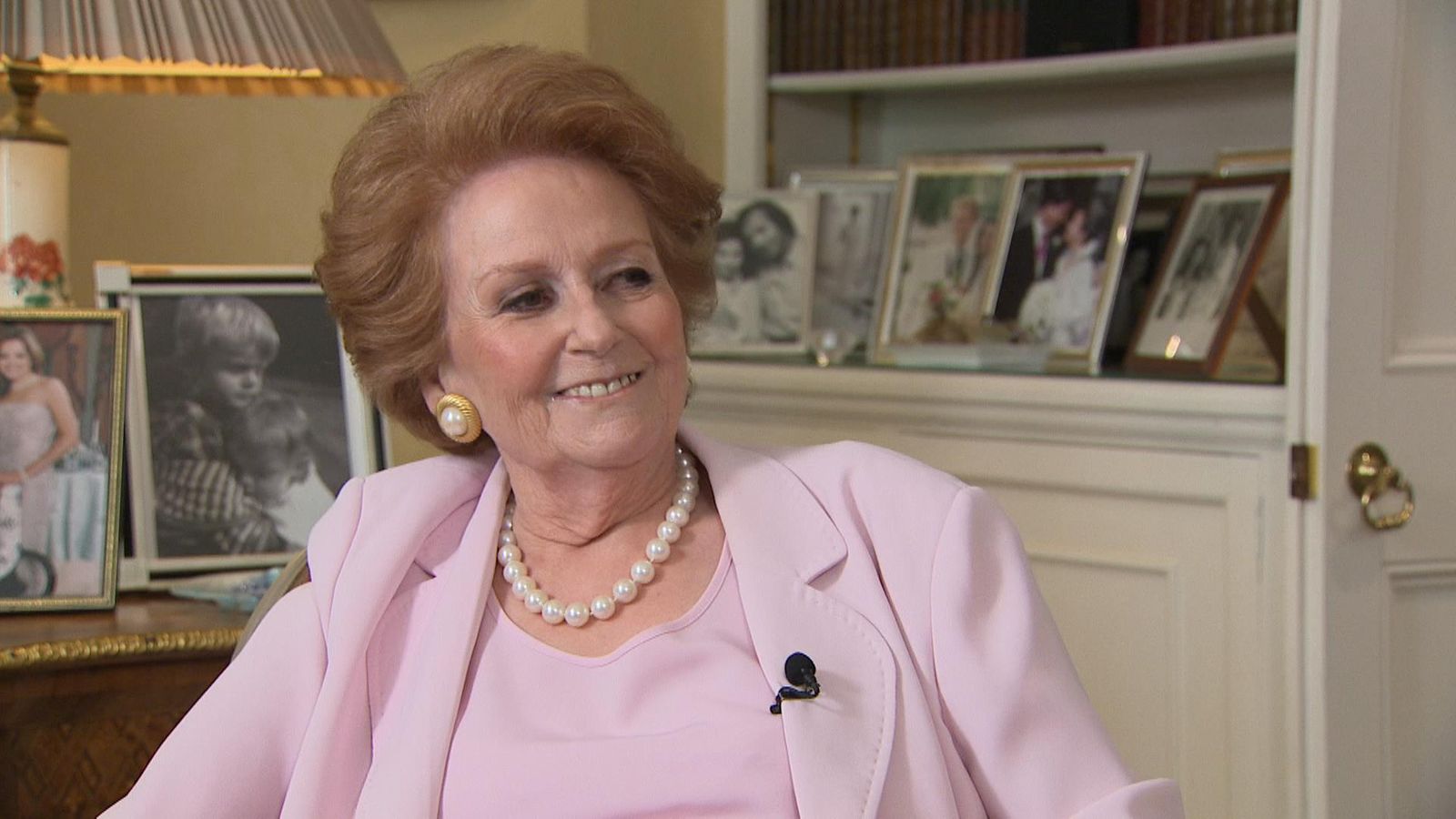 Harry and Meghan's relationship 'not gross, just adoring', says Queen's ...