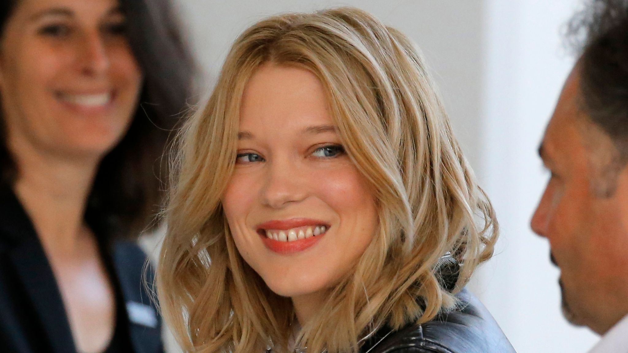 'A public service to women everywhere': Stars react to Harvey Weinstein ...