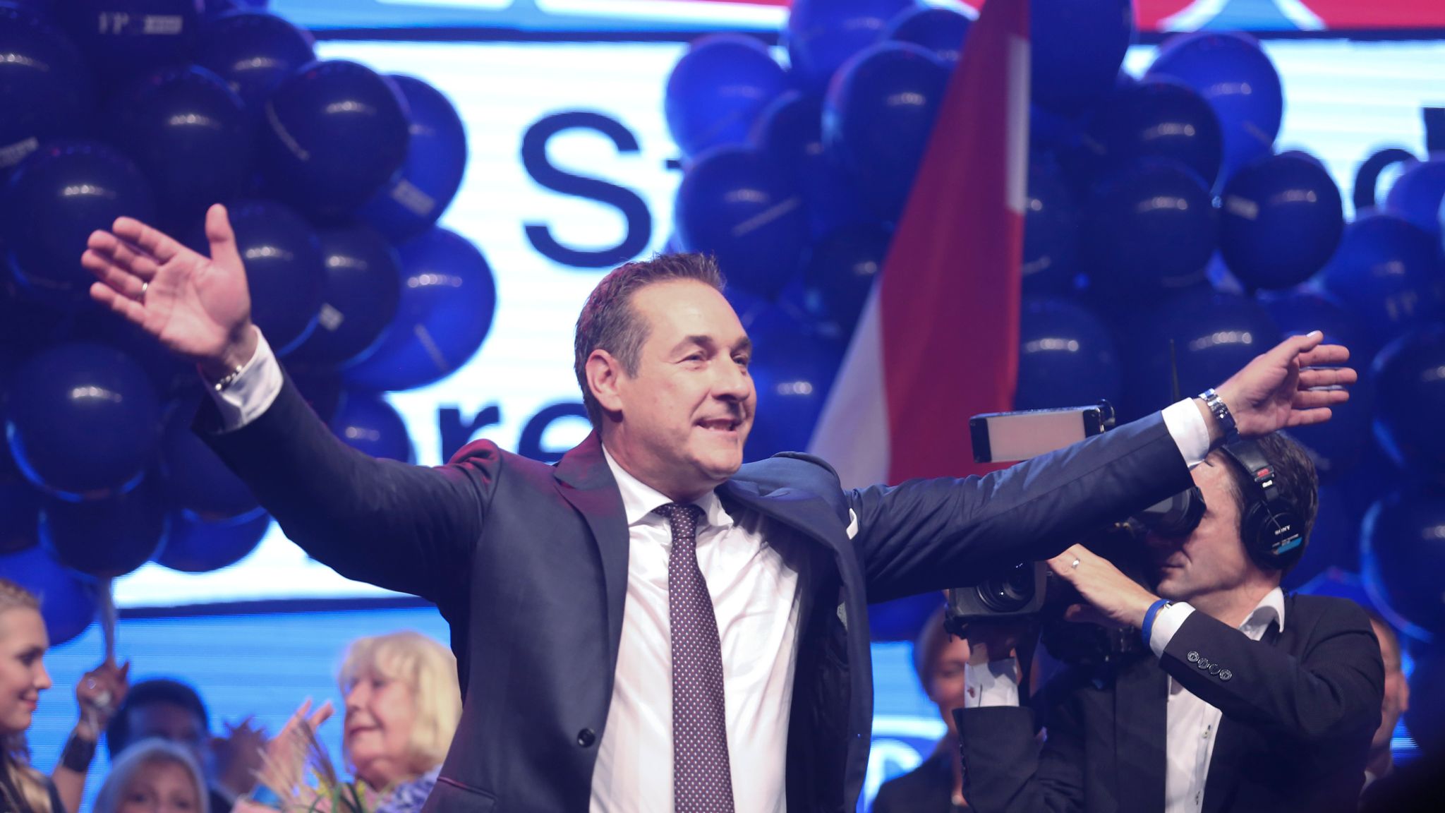 Austria calls for overhaul of EU free movement | Politics News | Sky News