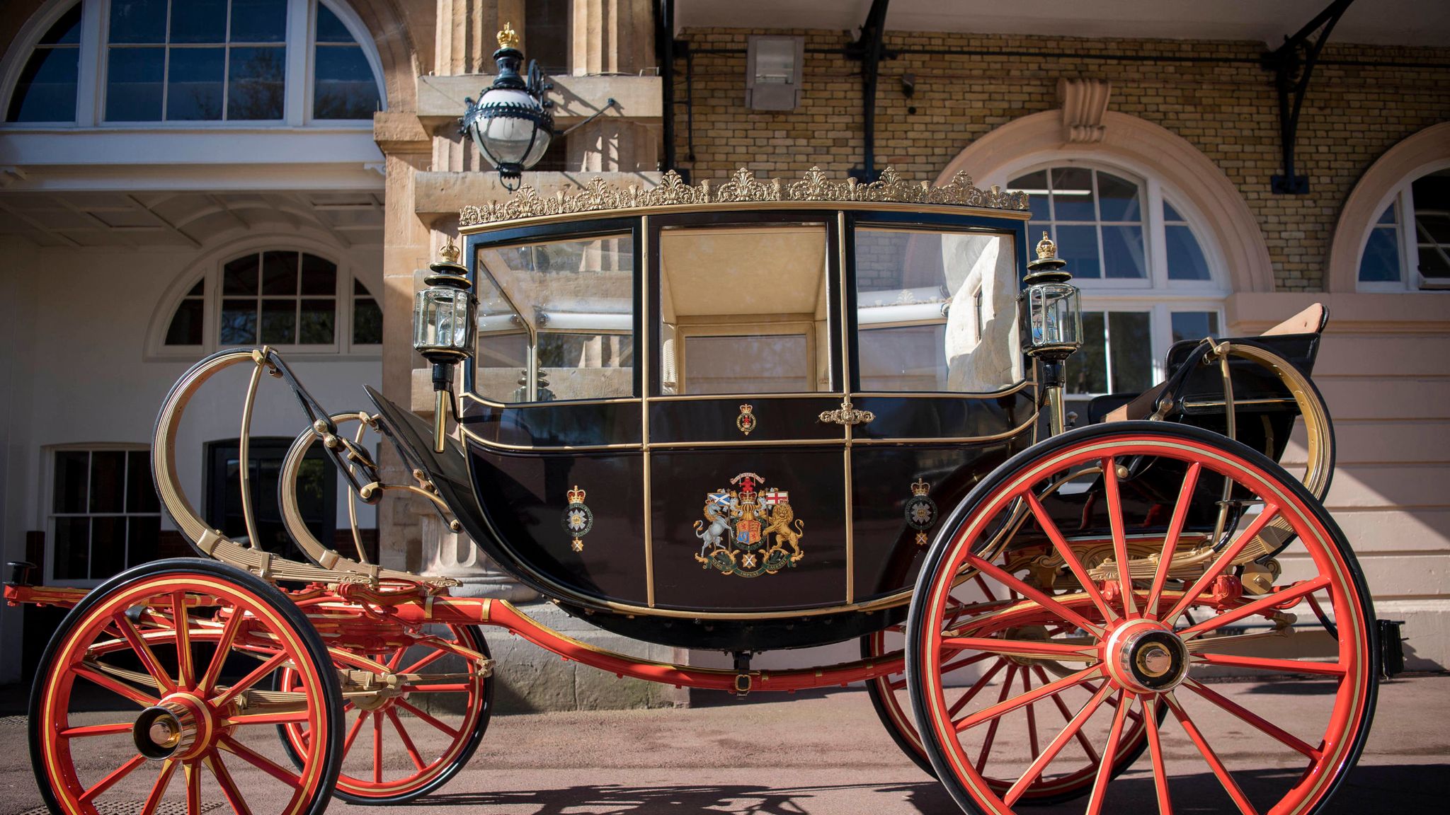 Where to watch the royal carriage parade | UK News | Sky News