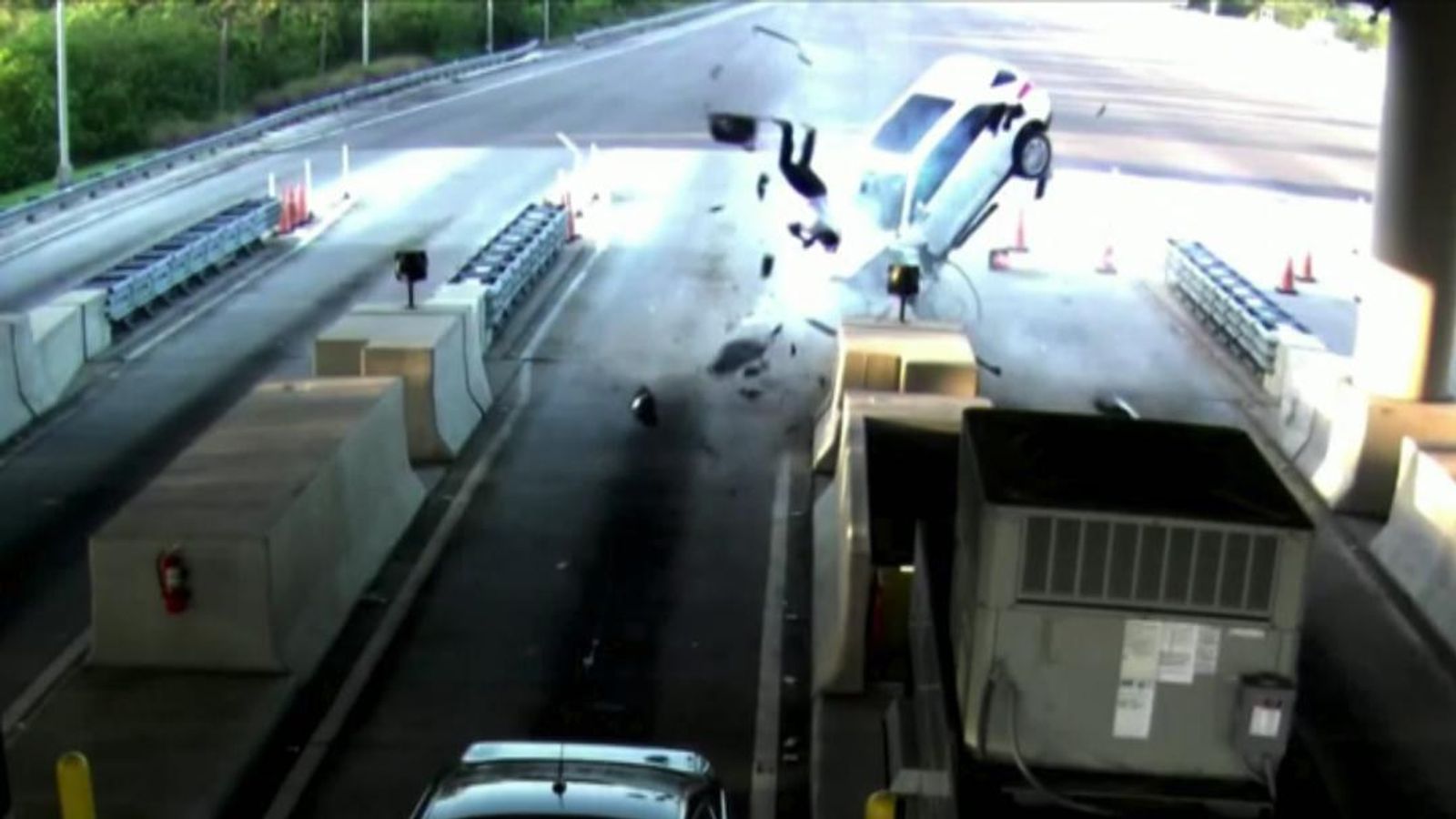 Man Survives Crash Through Windscreen Us News Sky News