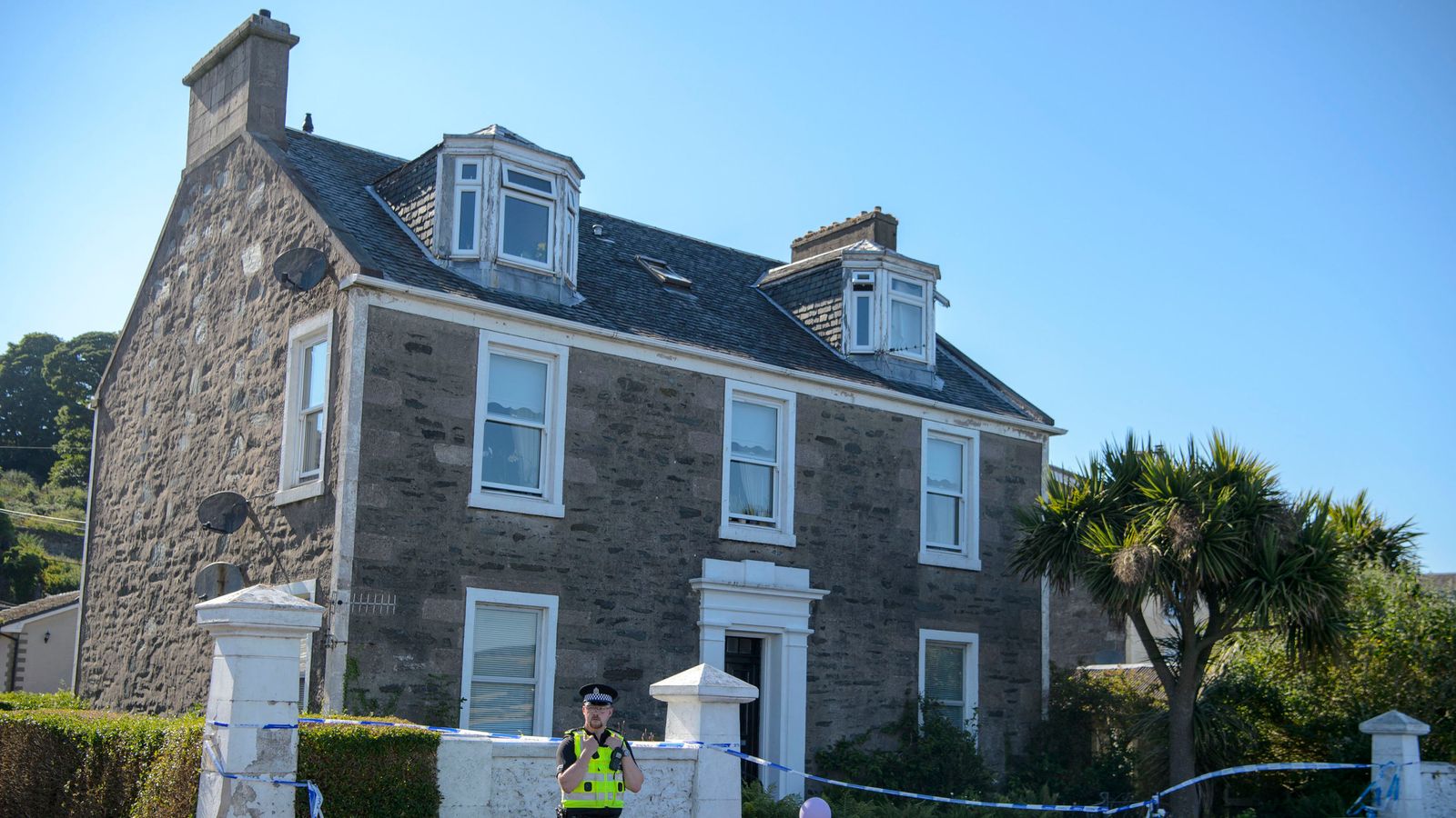 Alesha MacPhail: Boy arrested on suspicion of murder on Isle of Bute ... Alesha MacPhail: Boy arrested on suspicion of murder on Isle of Bute ...