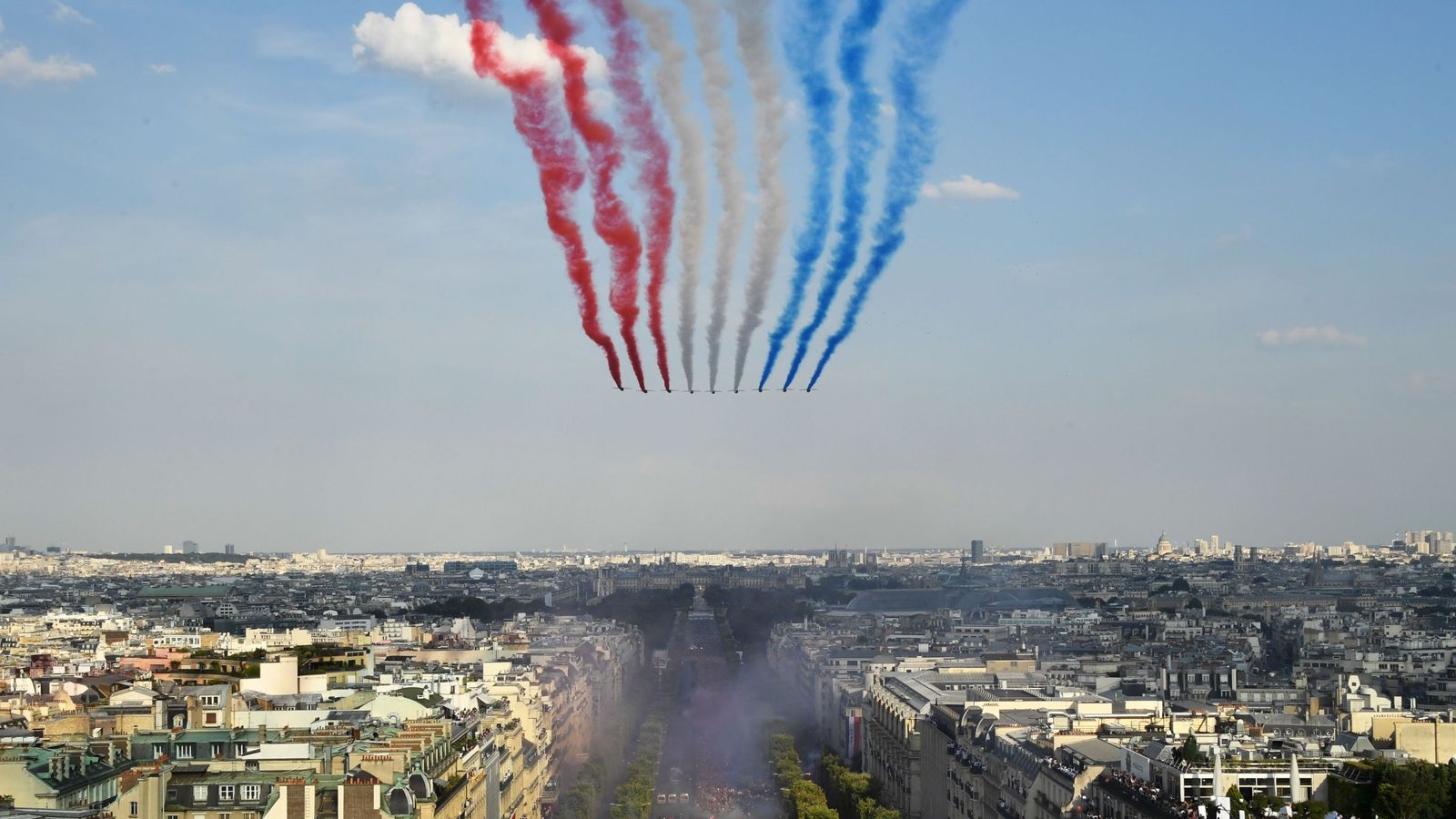France celebrate World Cup victory with parade along Champs Elysees ...