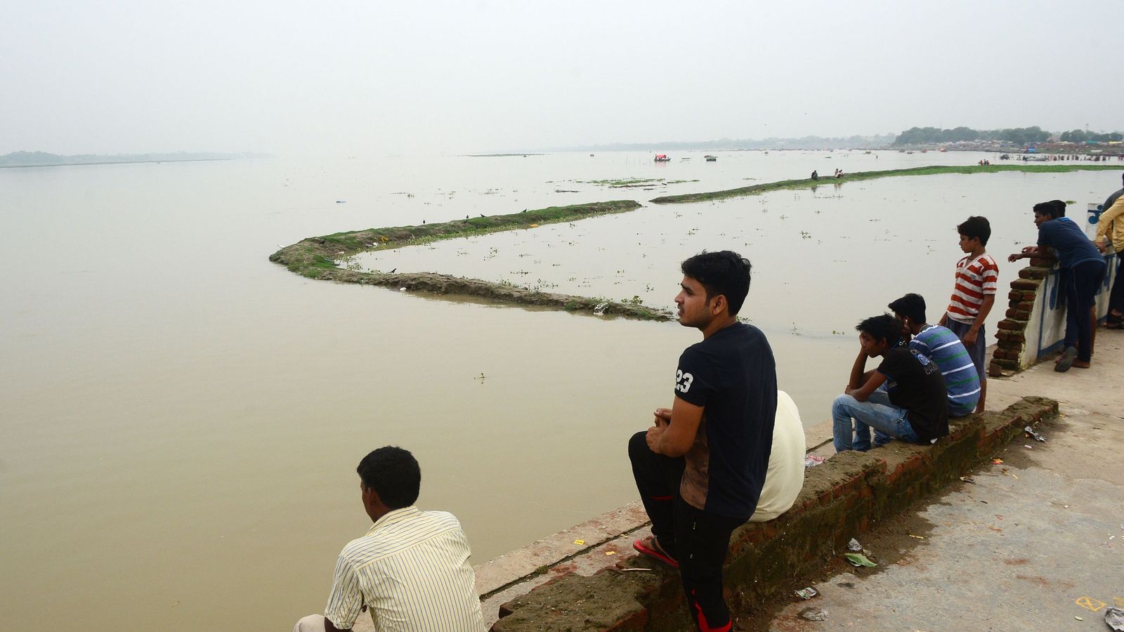 Heavy rain and floods in India kill over 500 people - as fishes swim in ...