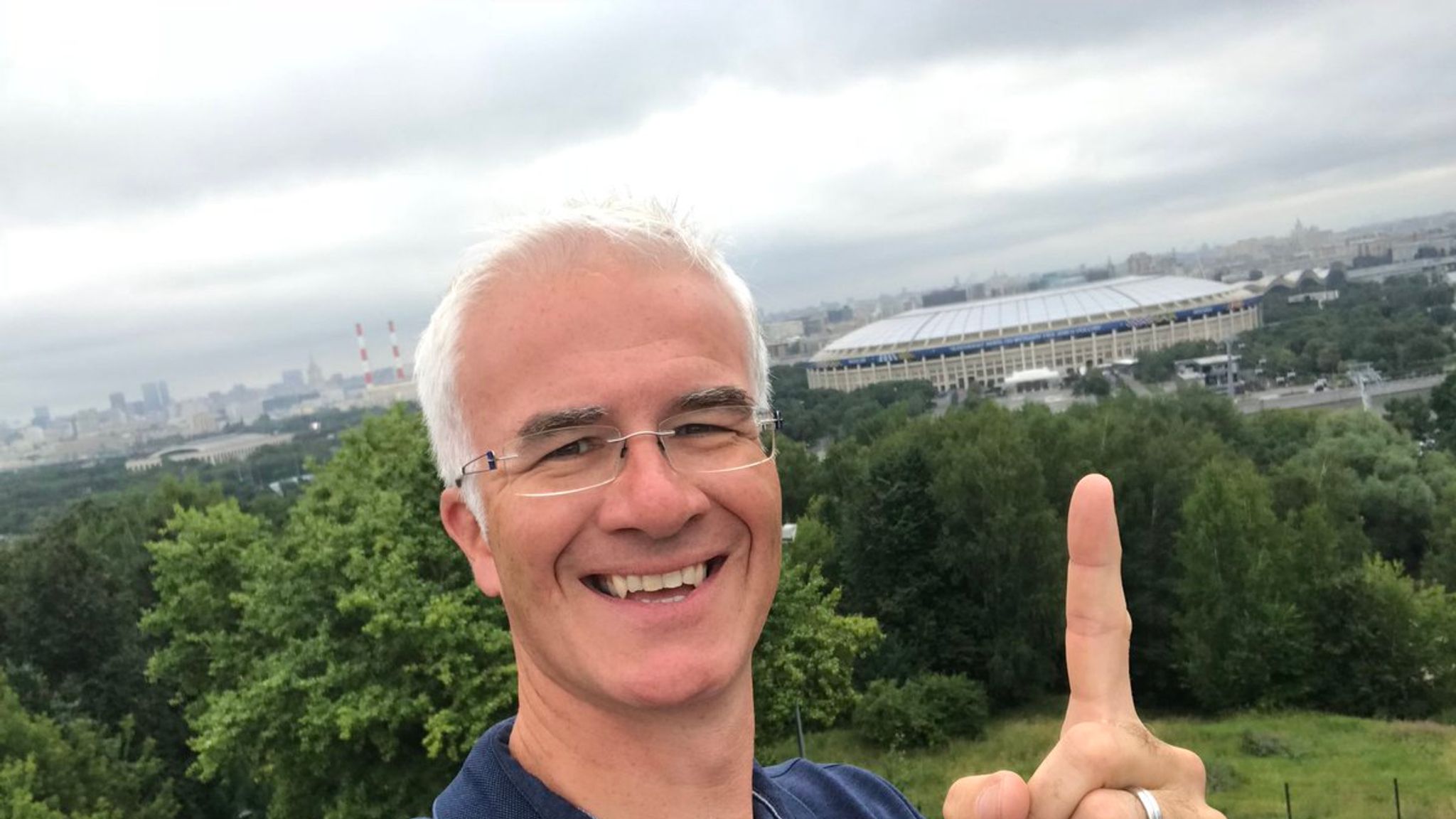 Irish journalist reporting on England's World Cup games sticks finger ...