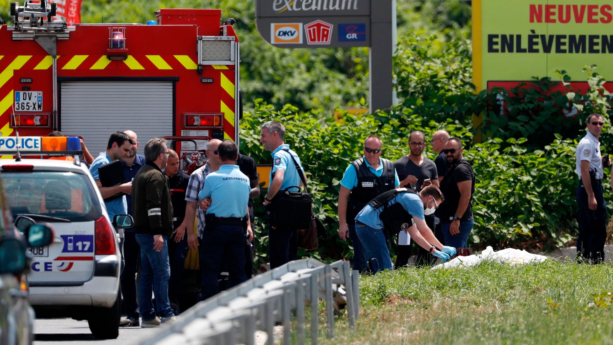 Notorious killer Redoine Faid escapes French jail by helicopter | World ...