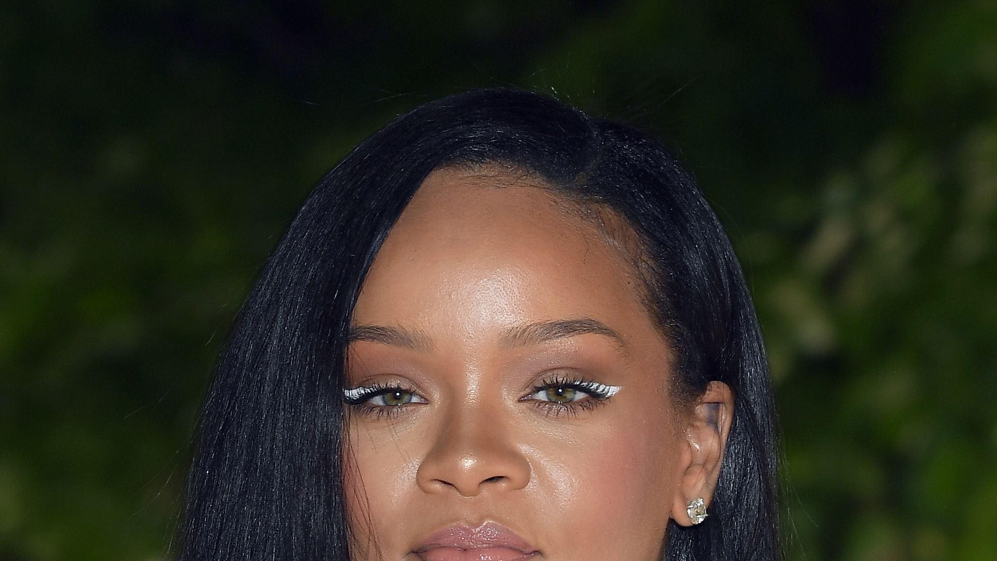 Rihanna Honoured To Be On Cover Of British Vogues Prestigious