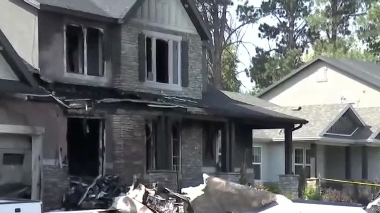 Homeowner crashes plane into his house | World News | Sky News