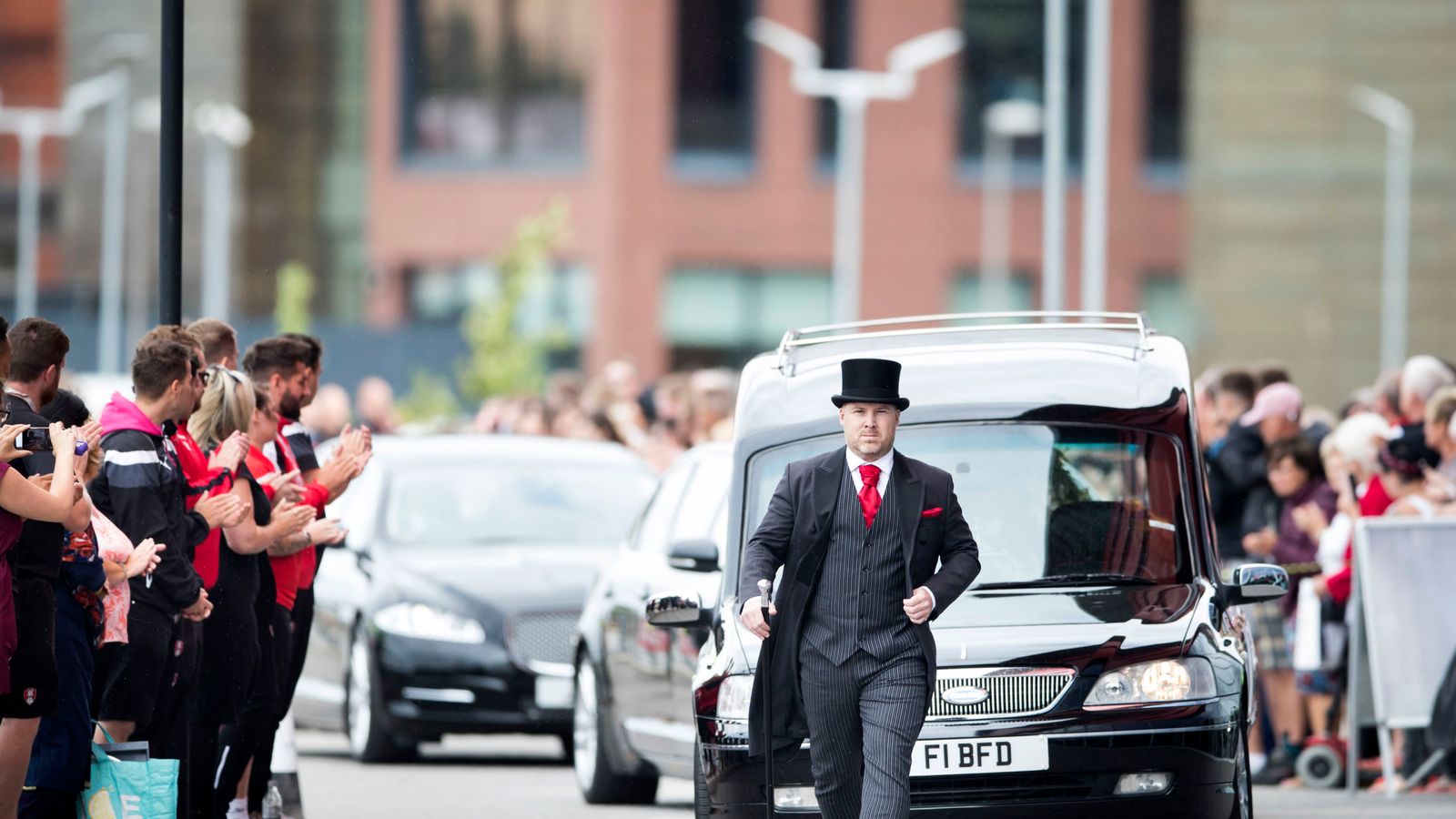 'A really fantastic, funny man' - tributes to Barry Chuckle | News UK ...