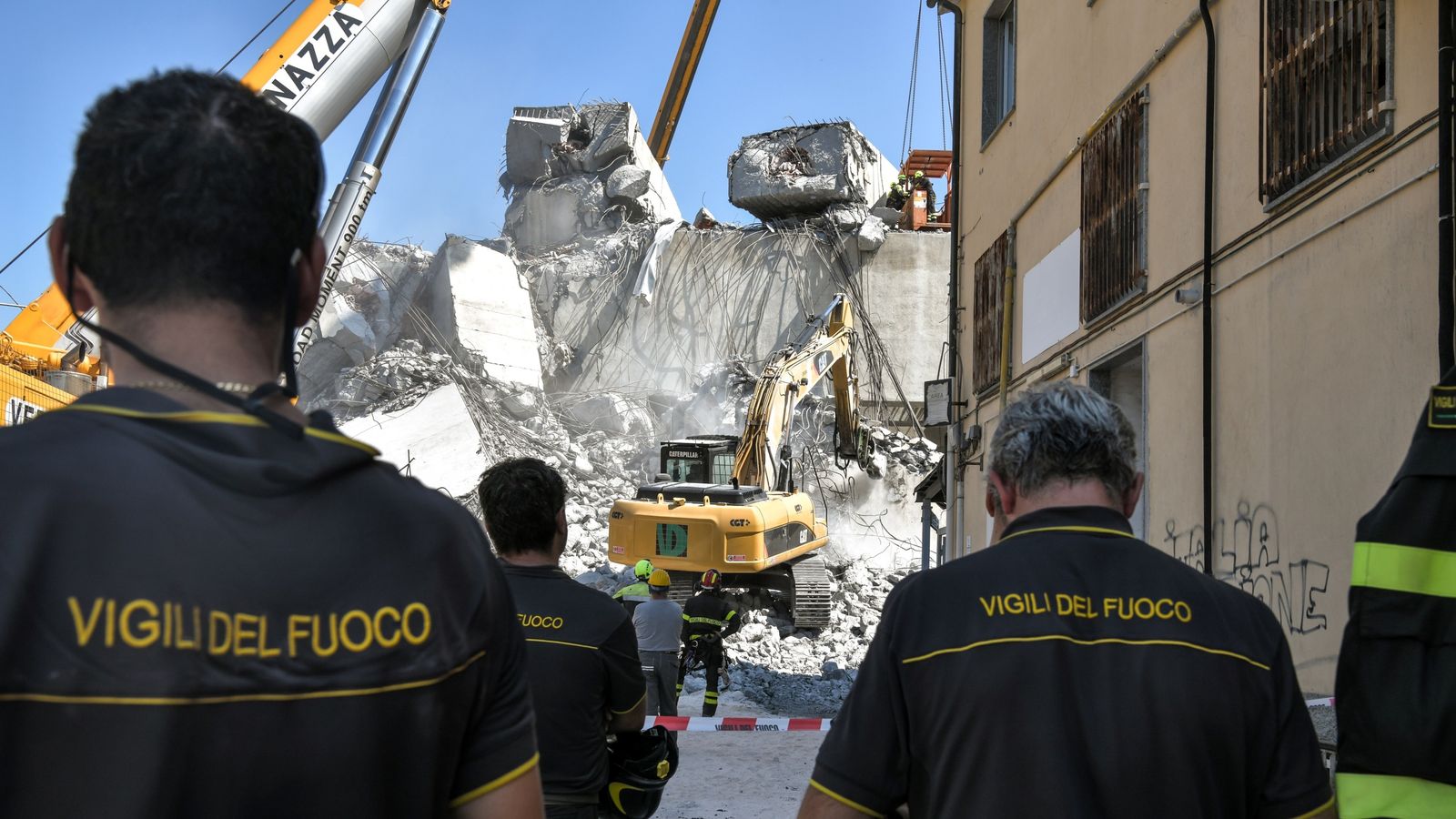 Genoa: Up to 20 people could be missing after Morandi bridge collapse ...