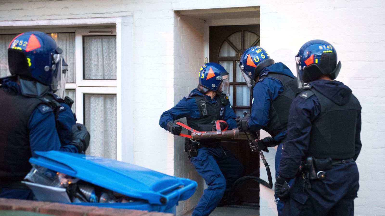 'Men of violence' arrested as police smash down doors in London drug ...