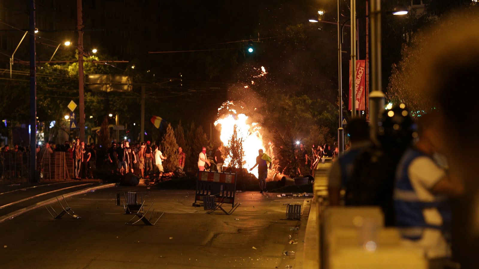 Tens of thousands in Romania corruption protest | World News | Sky News