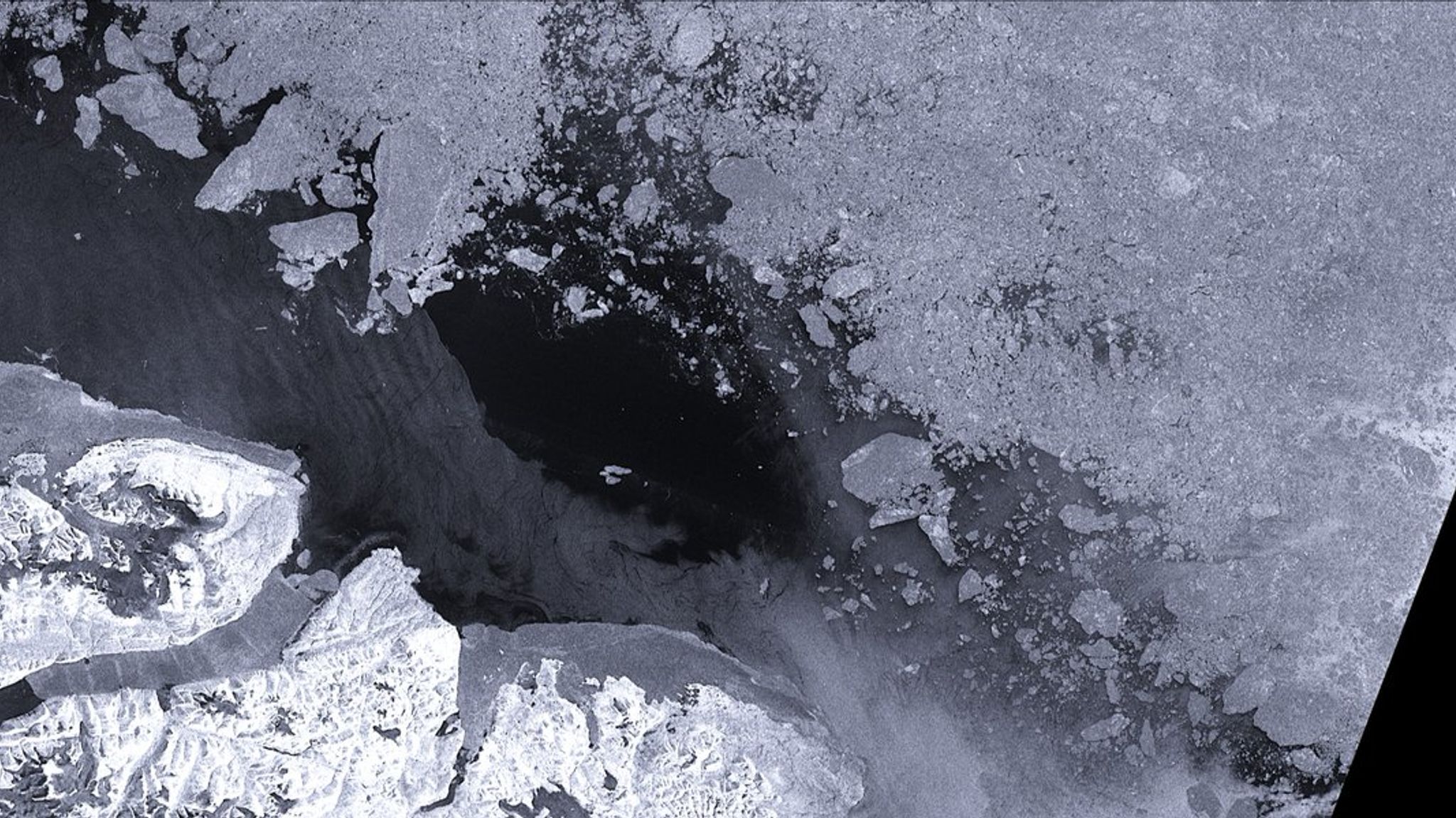 The Arctic's oldest, thickest sea ice is 'breaking up' for first time ...