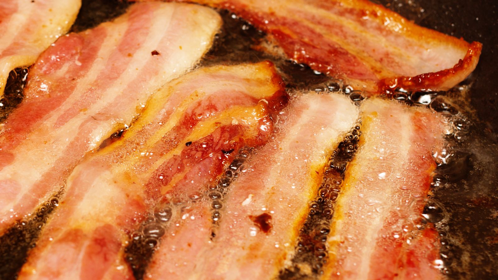 'Vast majority' of bacon contains cancer-causing chemicals | UK News ...