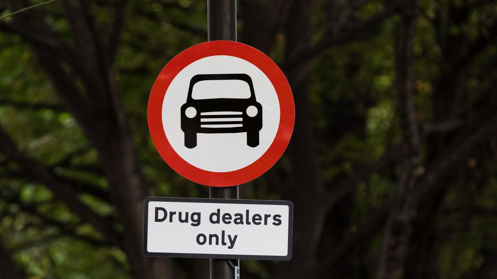 'Drug dealers only': Fake street signs aim to shame criminals in London ...